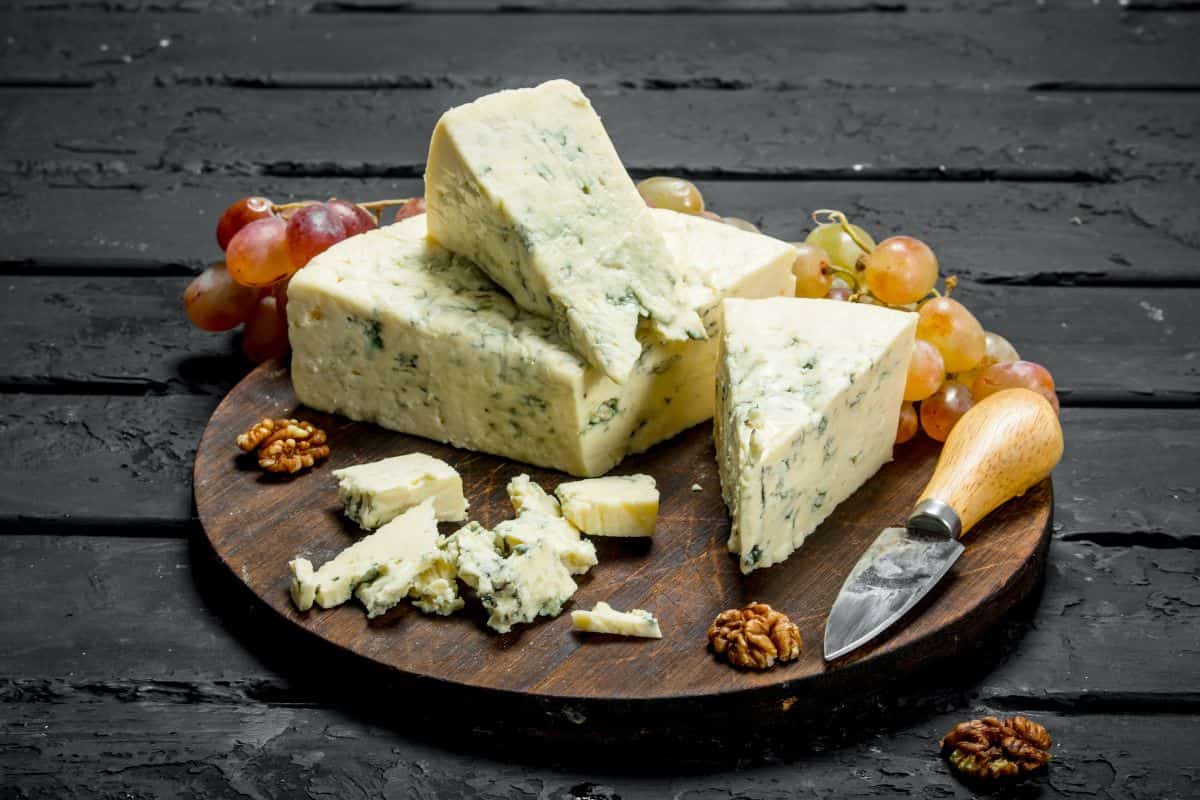 Pizza Toppings: The Ultimate Guide (Cheese, Toppings, Finishing Touches ...