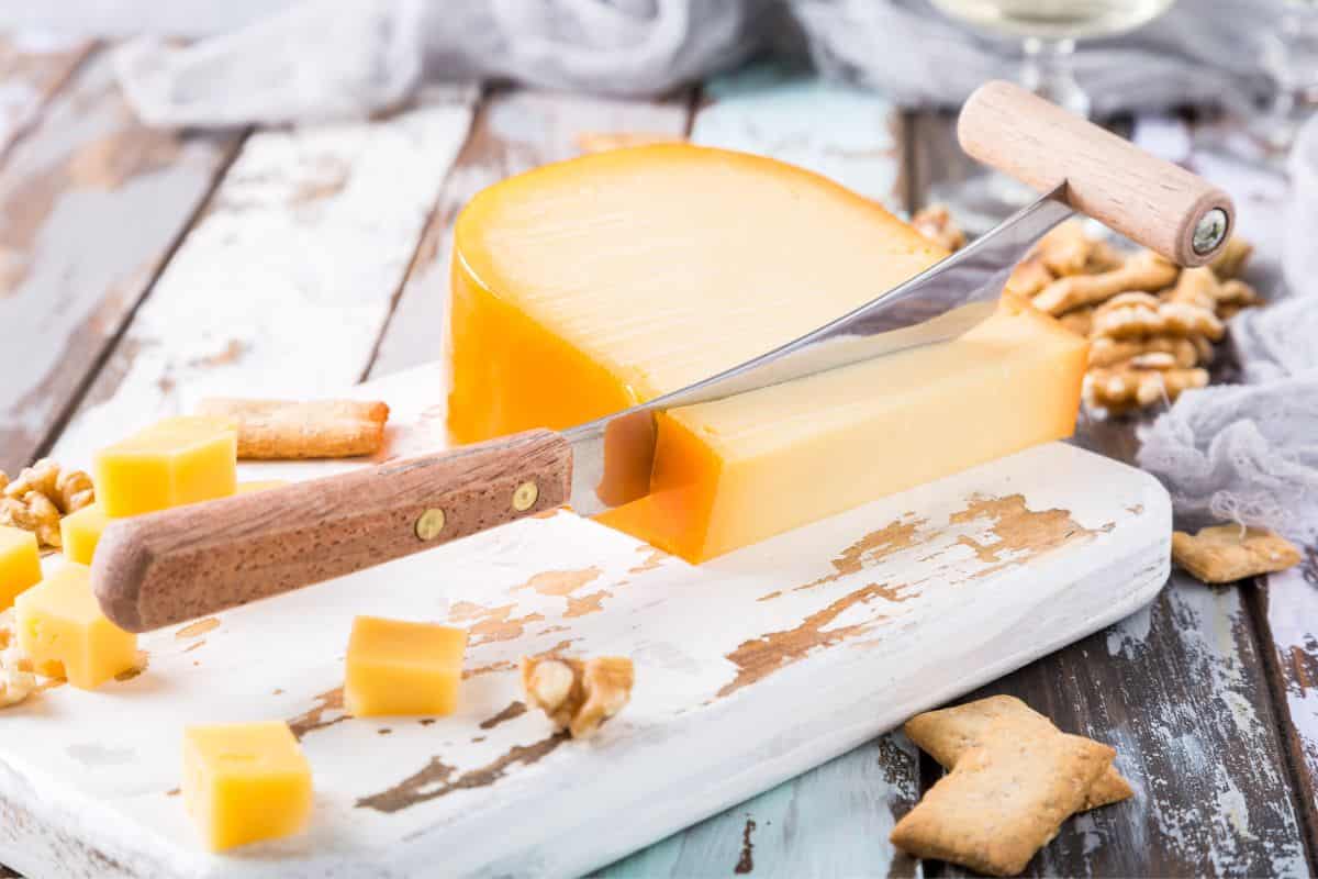 Pizza Toppings: The Ultimate Guide (Cheese, Toppings, Finishing Touches ...